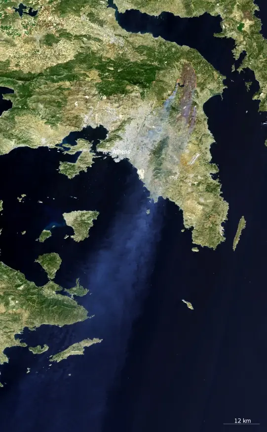 Massive wildfire threatens Athens, forcing 30 000 to evacuate, Greece ...