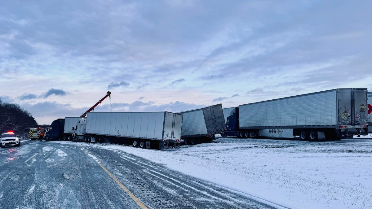 Multi-vehicle pileup shuts down Indiana Toll Road near Elkhart for ...